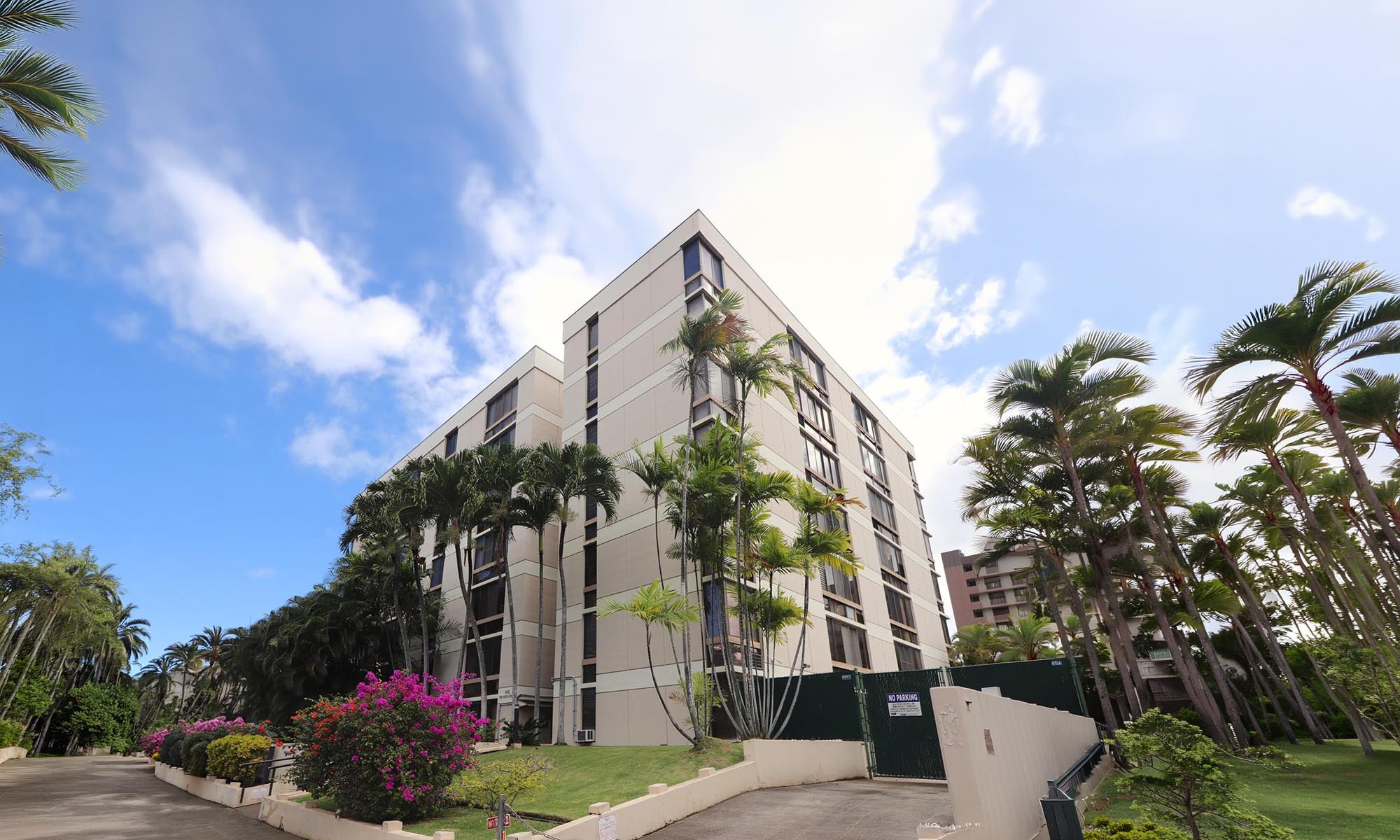 Piikoi Atrium Condominium - SageWater